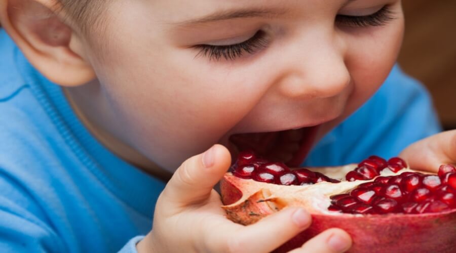 فوائد الرمان للأطفال: تعرف على أشهرها - ويب طب